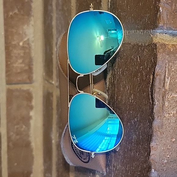 Ray-Ban | Accessories | Rayban Unisex Gold Frame Aviator Sunglasses ...